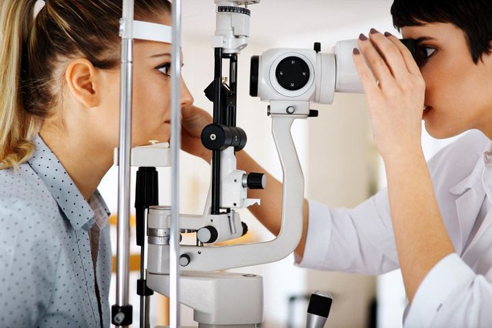 Zoom sur les différents matériels utiles à un ophtalmologue – Arthus ...